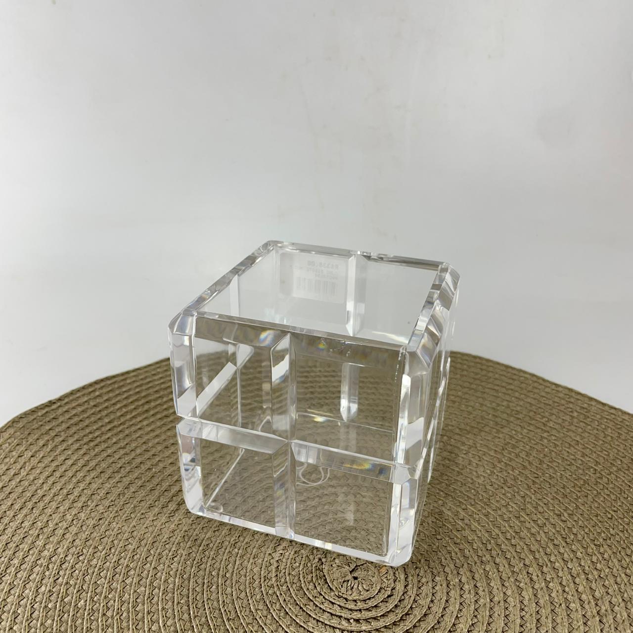 Cubo Bisotê em Acrílico M - Mesa4